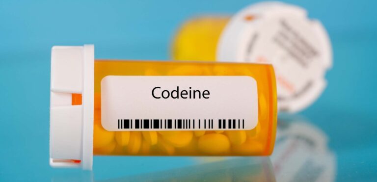 Codeina: cos'è, a cosa serve e quali sono gli effetti collaterali ...